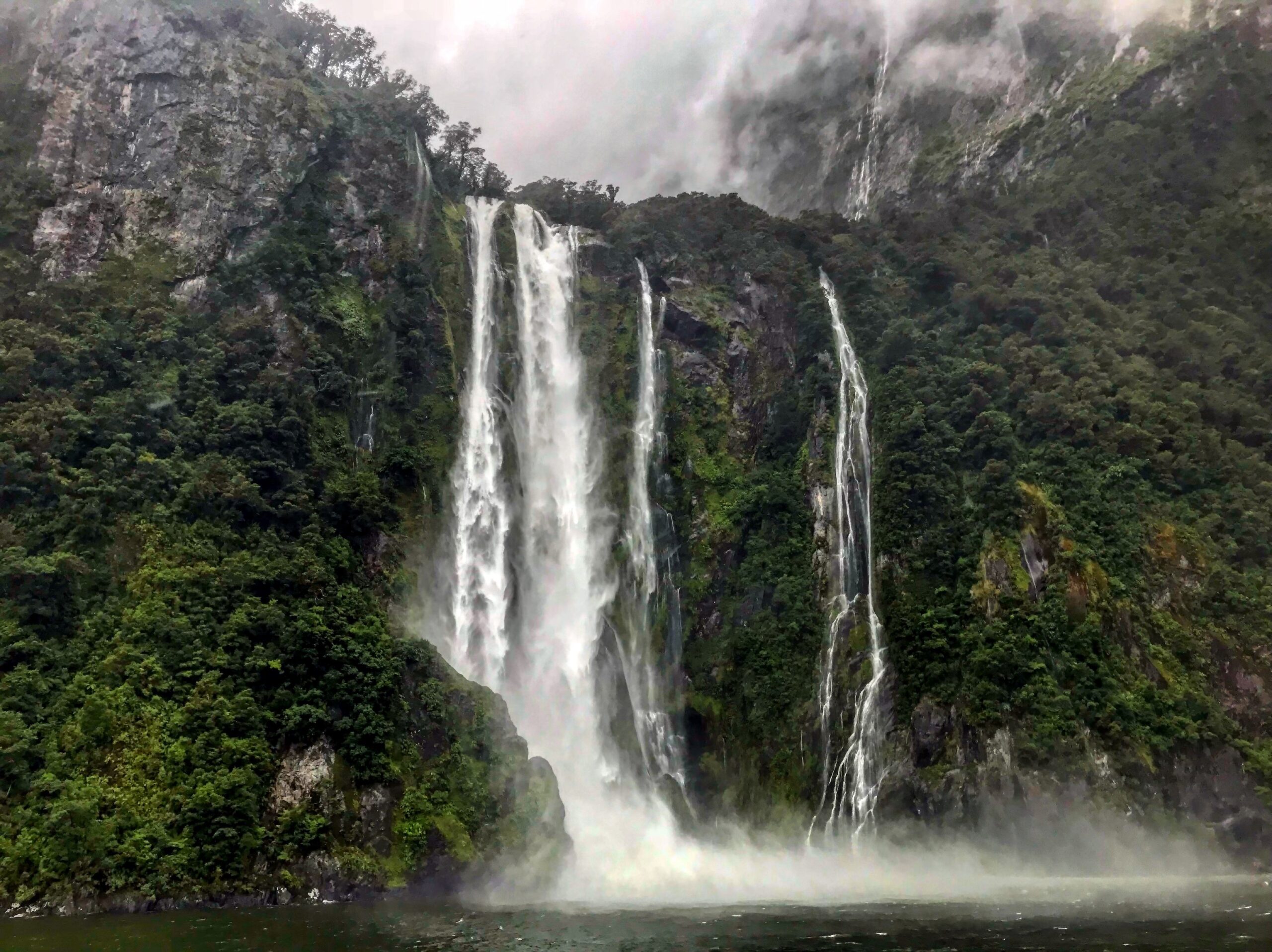 19 Day New Zealand Guided Coach Tour: Ruru | NZ Tourism Tours ️