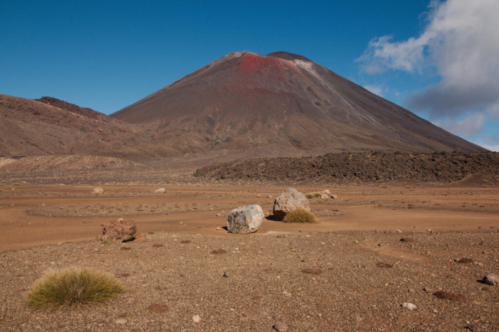 Mount Doom New Zealand: Mt Ngauruhoe Lord of the Rings | NZ Tourism Tours ️